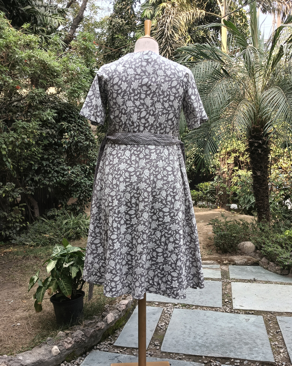 Vaaya | Grey Iris Hand Block Printed Dress with Belt– VAAYA