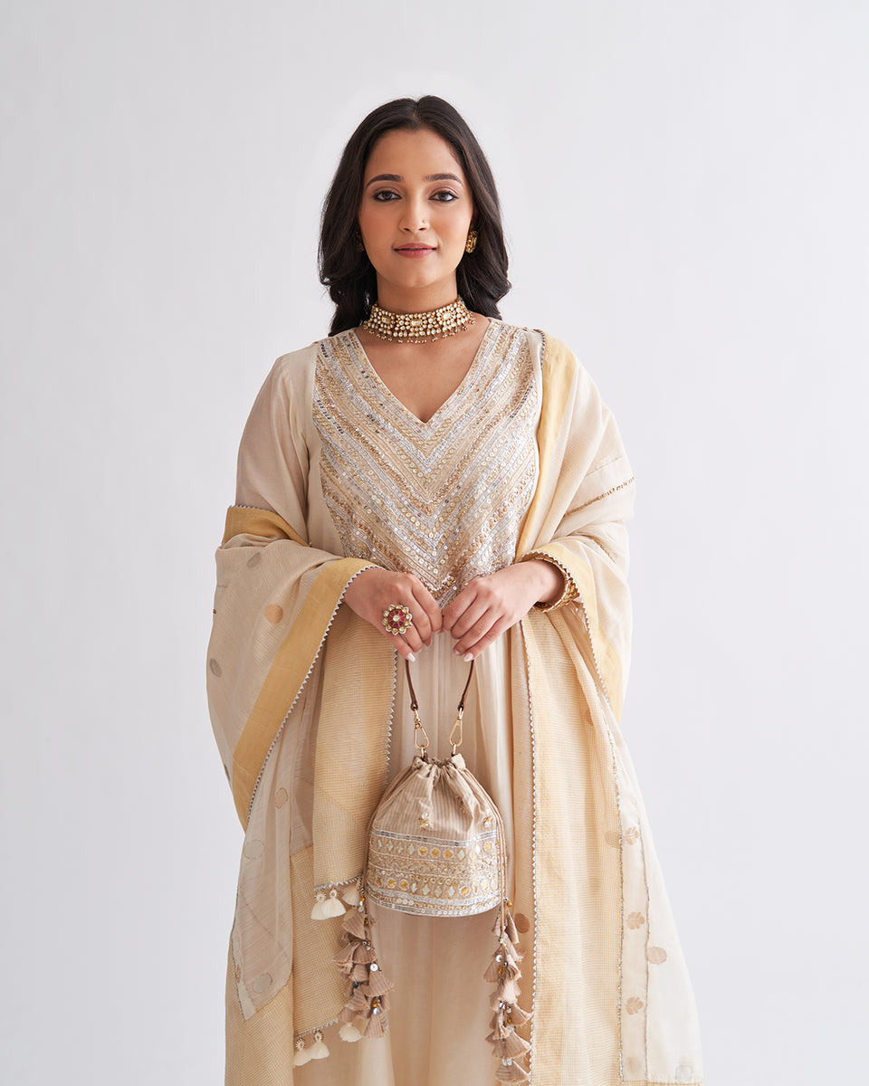 Vaaya | The Sona Chandi Set with Gota Zari Handwork & Odhani– VAAYA