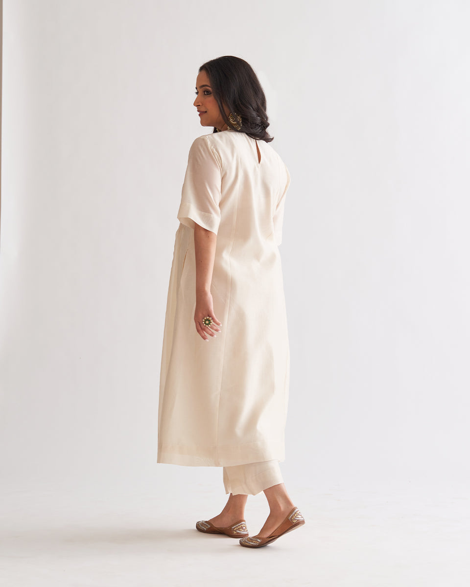 Vaaya | Off-White Silk Chanderi Ensemble– VAAYA