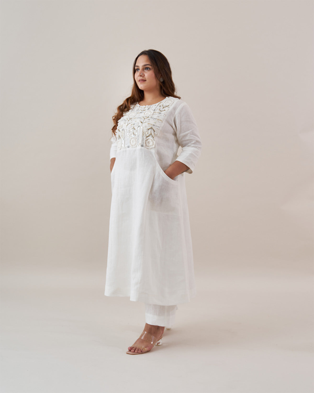Vaaya | The Ivory Pure Linen Kurta with Cut-Fray Handwork– VAAYA